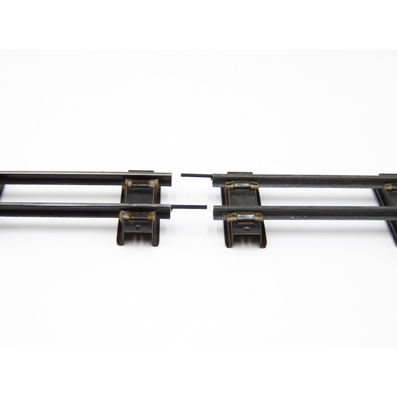 (8) Insulating Track Pins - Replaces 692 fiber pins - Black